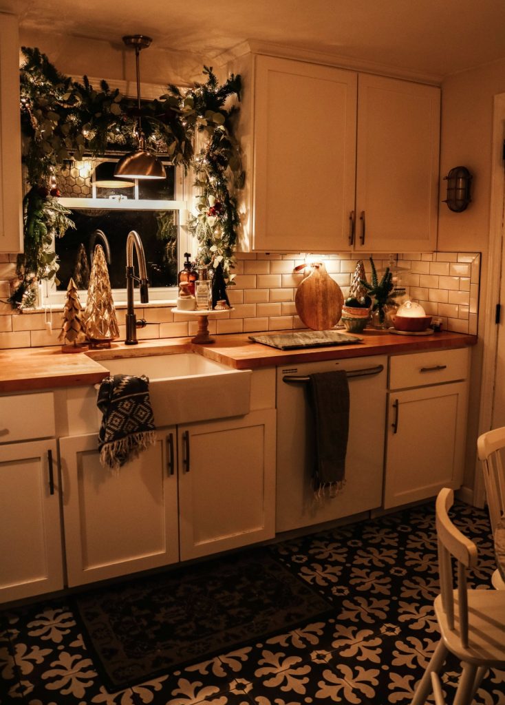 Make your Kitchen Magical- Christmas Kitchen Garland and Kitchen ...