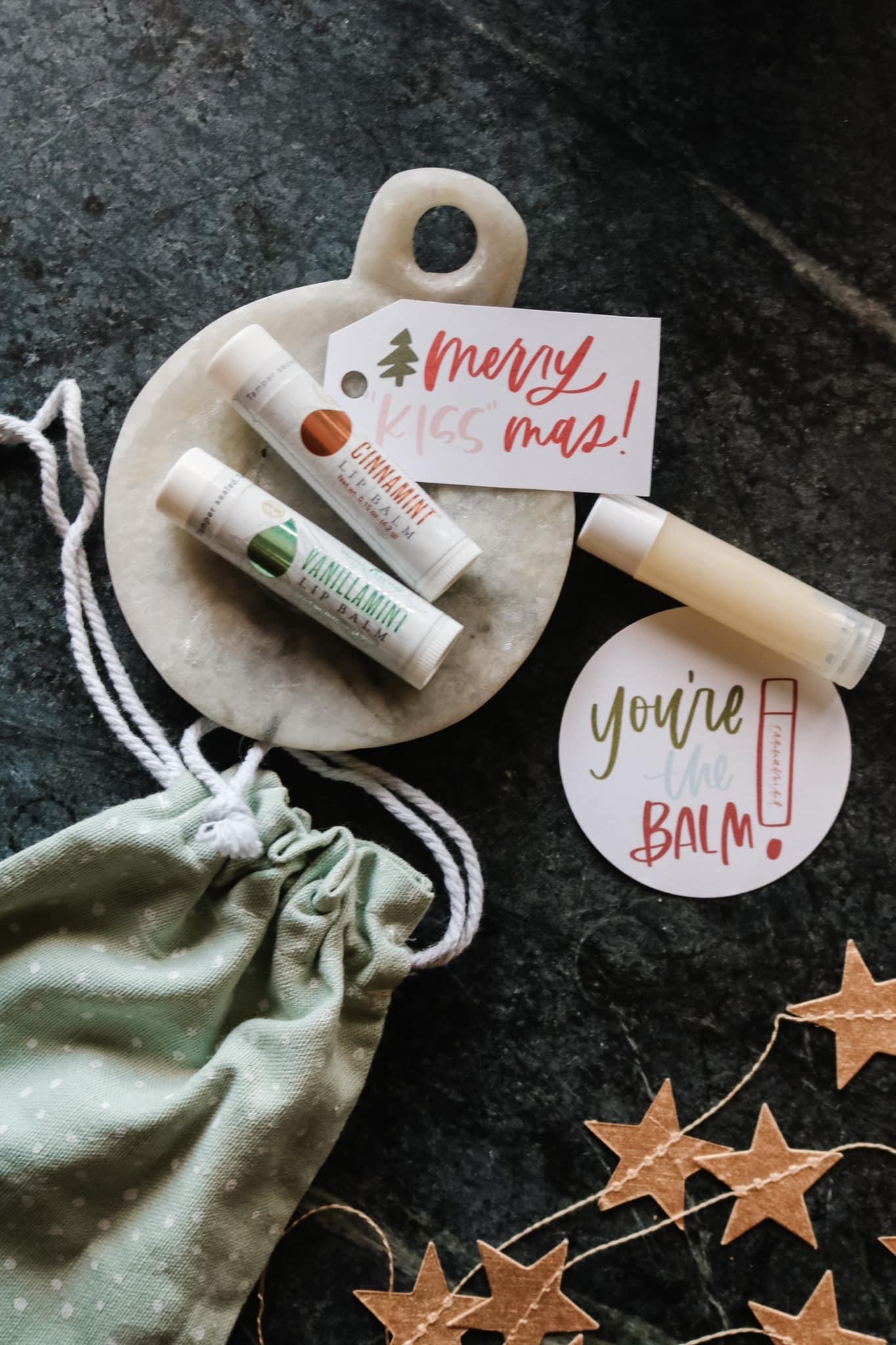 11 DIY Christmas Gift Ideas to make with your Essential Oils - Nesting ...