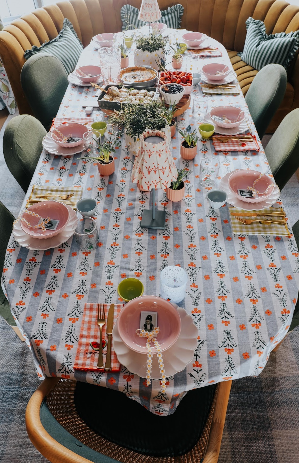 Holiday Hosting-Favorite Table Settings for all Seasons and New ...